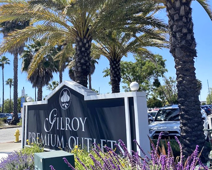The covered walkways of Express and neighboring boutiques offer shade from both the California sun and full retail prices.