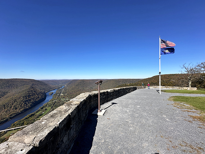 That stone wall isn't just for safety—it's nature's perfect picture frame. The kind of spot where even your phone's camera suddenly feels inadequate.