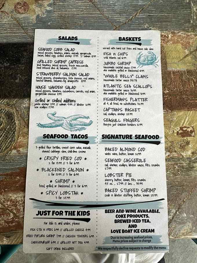 This handwritten menu reads like a love letter to everything the ocean has to offer.