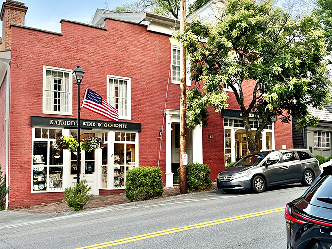 Abingdon's historic charm whispers stories from centuries past while inviting you to write your own chapter.