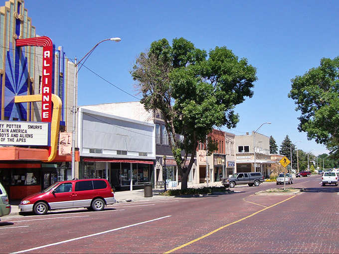 The Alliance Theater's art deco design adds a splash of vintage glamour to this affordable small town &ndash; Golden Age Hollywood meets Midwest practicality.
