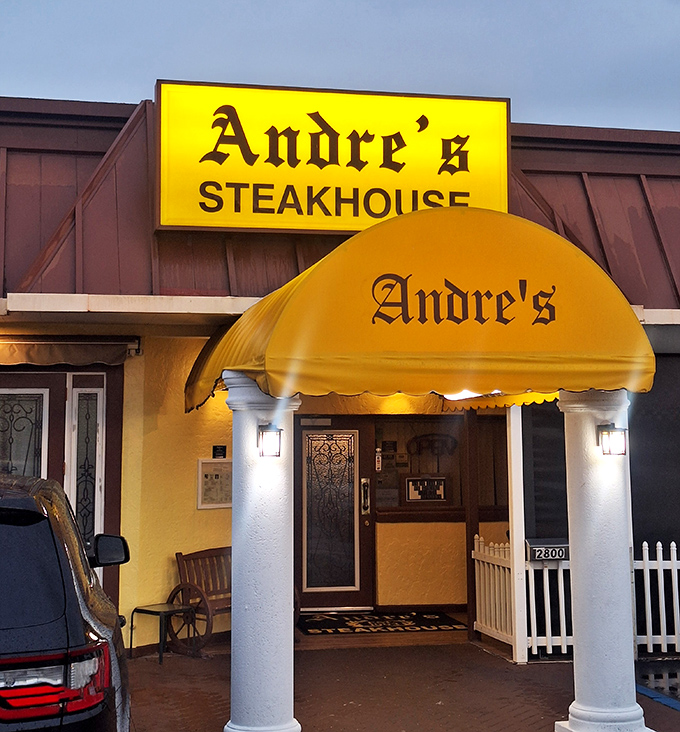 That bright yellow awning practically shouts "great steaks here!" - and it's not lying one bit.