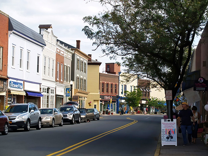 In Cambridge&rsquo;s downtown, colorful storefronts and historic brick facades create a walkable main street full of small-town charm.