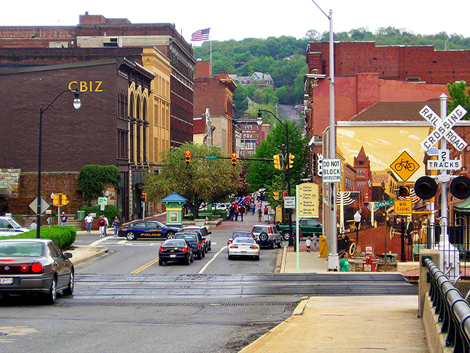 Cumberland's colorful downtown could double as a movie set&mdash;the kind where everyone knows your name and your coffee order.