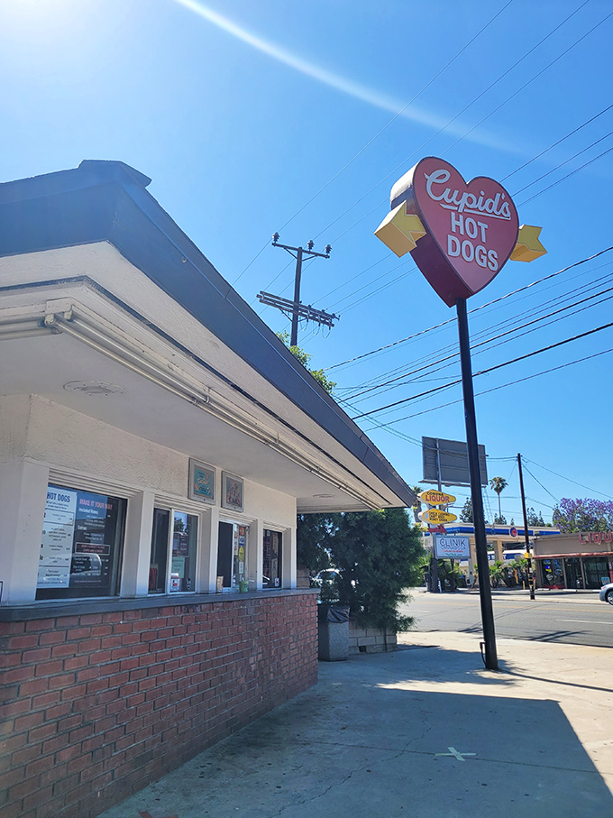 The heart-shaped sign says it all &ndash; this is where Cupid shoots arrows made of pure deliciousness.