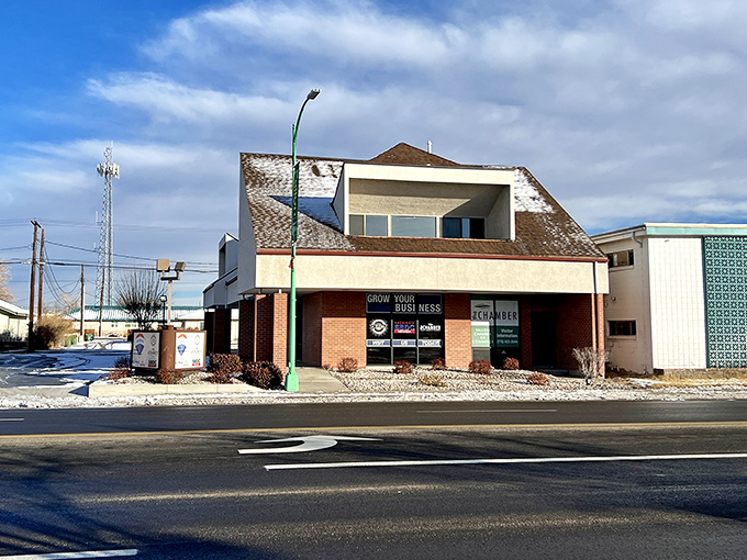 Fallon's wide main street offers breathing room after Vegas crowds &ndash; just look at those mountains watching over everything!