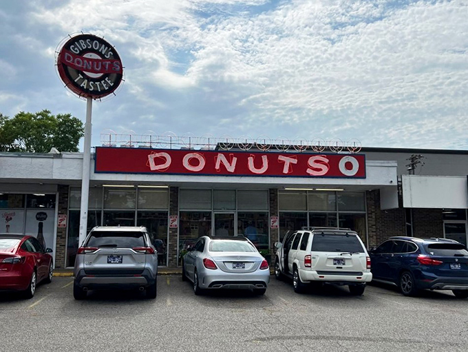 When neon calls your name at any hour - Memphis knows how to make midnight munchies memorable.