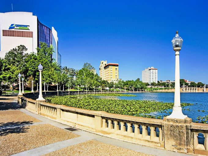 Lake Mirror's gentle waters mirror Lakeland's charming cityscape. This affordable gem offers postcard views that won't drain your retirement fund.