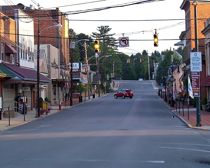 Oakland's charming downtown looks like it was plucked from a Hallmark movie. Where every storefront has a story and every dollar goes further.