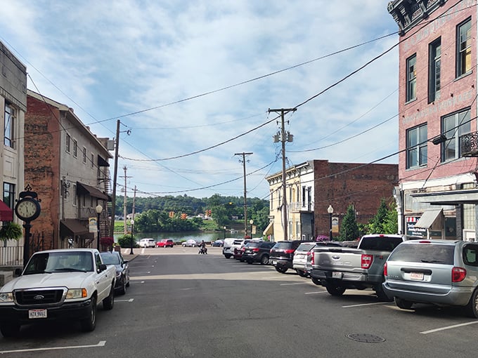 Pomeroy&rsquo;s hilltop stands proud like a wise elder, overseeing this riverside community&rsquo;s daily rhythms.