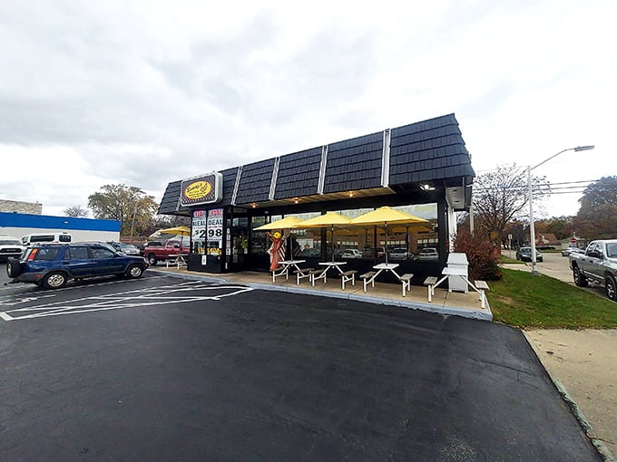 Sammy's storefront whispers sweet Chicago nothings to your hungry soul. 