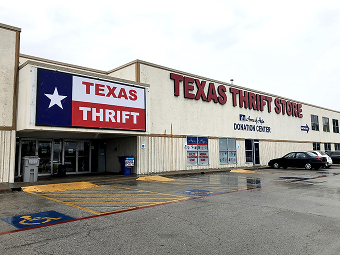 When a building needs this much parking, you know you're in for some serious treasure hunting time.