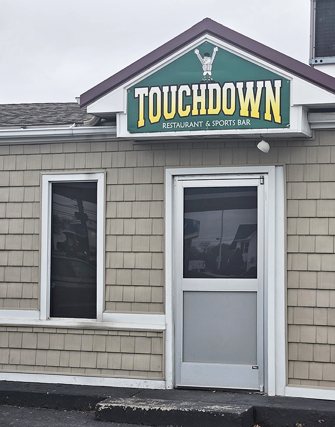 Touchdown Restaurant keeps it real &ndash; no fancy frills, just seriously good chicken that scores big on flavor every time.