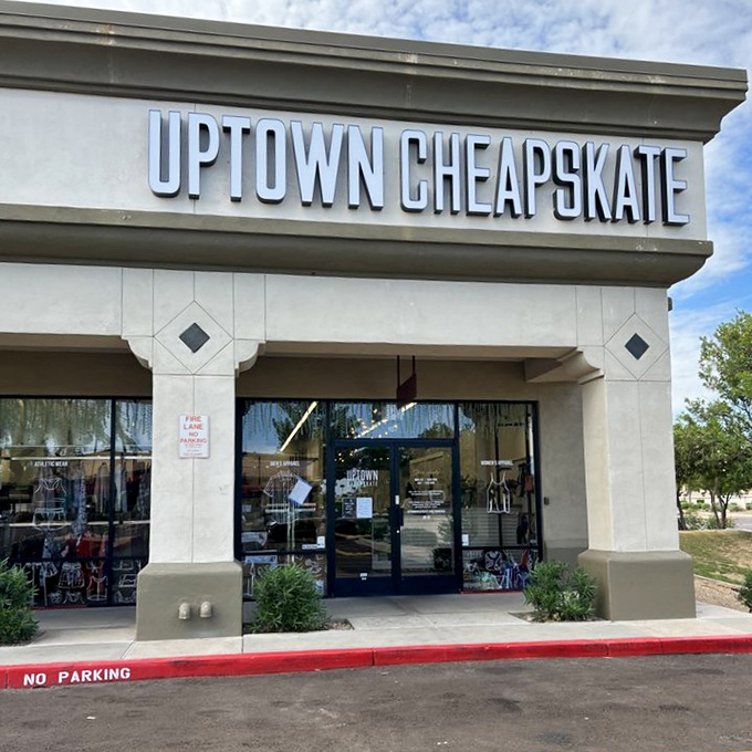 Uptown Cheapskate Gilbert proves that trendy shopping doesn't require breaking your carefully planned monthly budget.