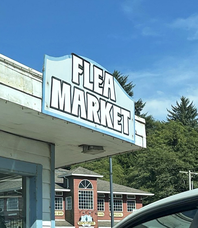 Classic flea market vibes with that perfect small-town Oregon charm &ndash; this sign has welcomed bargain hunters for years.