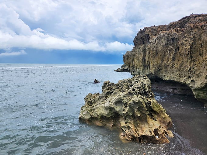 These craggy formations turn every wave into a spectacular splash, like nature's own fountain.