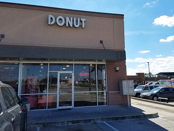 Clean lines and bright promises of fresh-made goodness that'll make your taste buds do backflips.