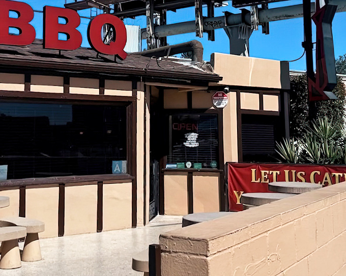 This Tyler Texas outpost brings Lone Star flavors to the San Fernando Valley.