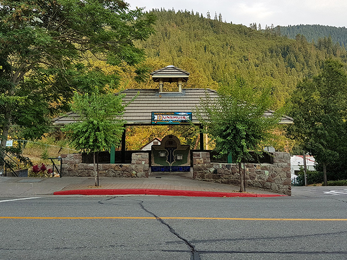 A beautiful gazebo welcomes you in Dunsmuir, a small town where mountain air and relaxation meet.