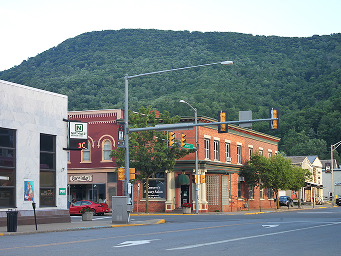 This cozy downtown strip in Emporium proves good things really do come in small packages - community included!