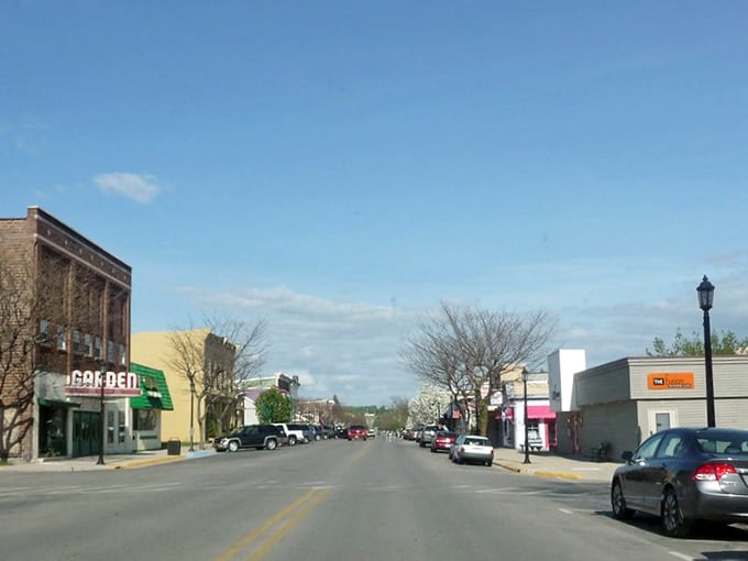 This peaceful Frankfort street scene makes you wonder why anyone ever invented rush hour in the first place.