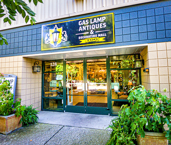 That welcoming storefront practically beckons you inside like your favorite aunt calling you for Sunday dinner.