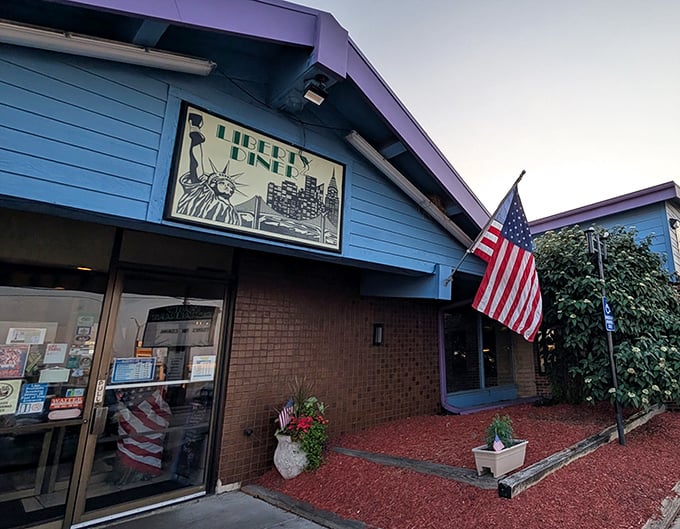 Stars, stripes, and serious breakfast promise - this Fort Wayne favorite looks like comfort food central from the curb.