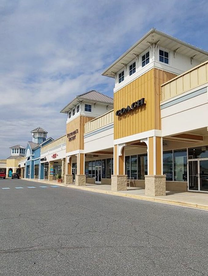 Clean lines and thoughtful design prove that outlet shopping can be both practical and pleasant.