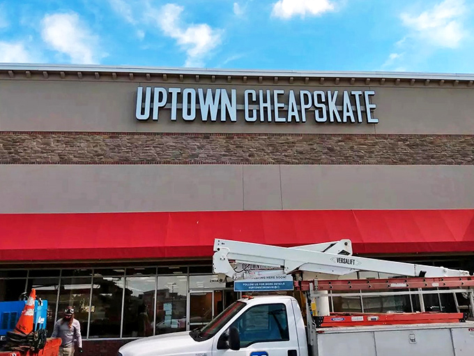 Even the outside looks stylish, giving you a hint of the curated fashion treasures waiting inside for you.