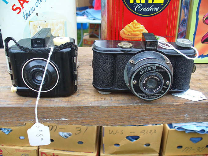 Vintage cameras that once captured family memories now await new owners. That Spartus might have documented someone's 1950s vacation to Niagara Falls!