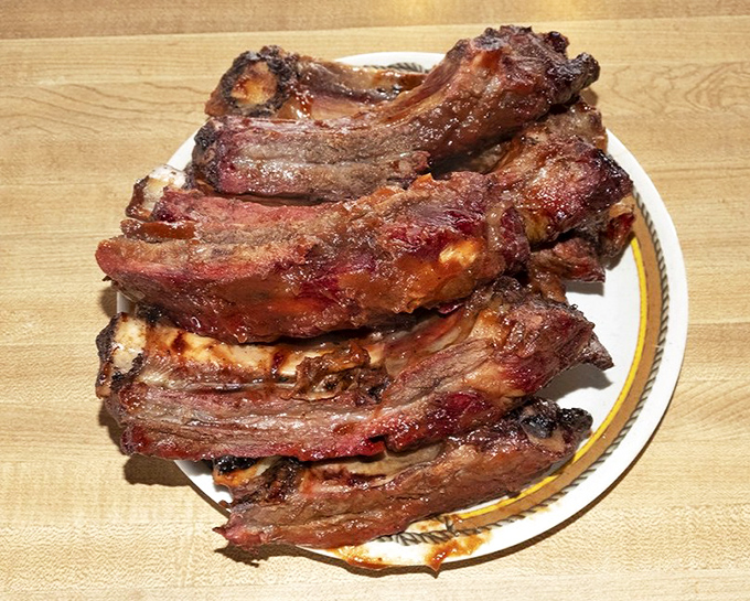 These aren't just ribs; they're edible history lessons in patience, smoke, and the art of doing one thing perfectly for generations.