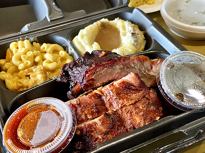 This brisket tray could double as a still life painting, if paintings made your mouth water uncontrollably.