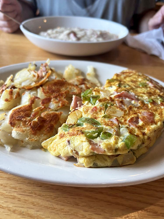 This Western omelet doesn't need Instagram filters to look good &ndash; it's the real deal, with home fries that could make a potato farmer weep with pride.