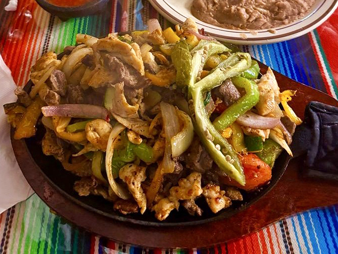 Sizzling fajitas arrive with enough fanfare to make a mariachi band jealous.