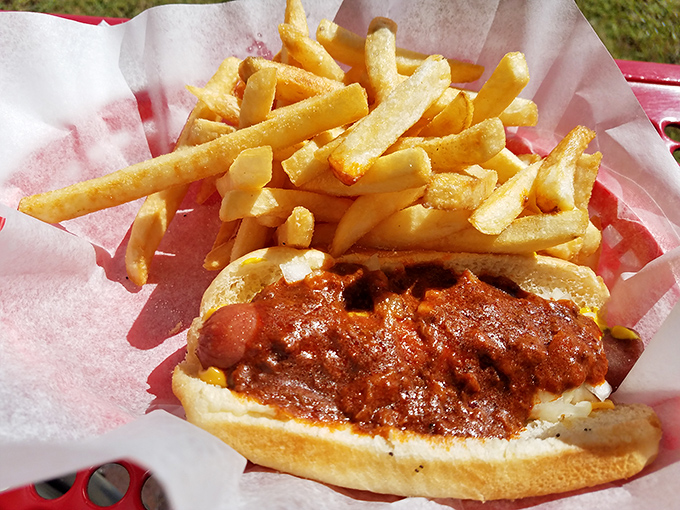 Behold the chili dog that could make a grown person weep tears of pure joy.