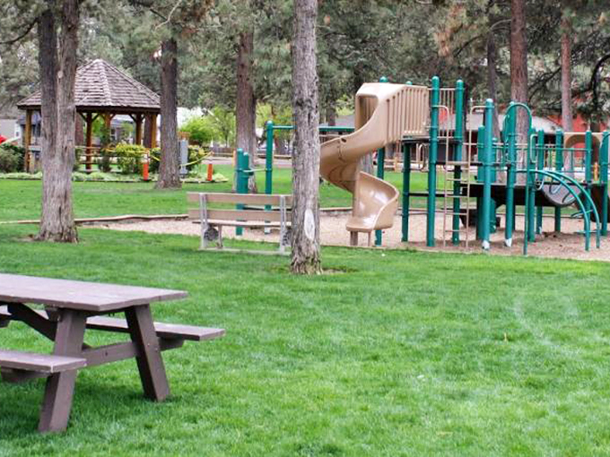 This park isn't showing off&mdash;it's just naturally perfect for that picnic you've been meaning to have since last summer. No filter needed.