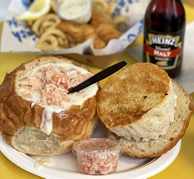 This bread bowl arrives like edible architecture &ndash; Frank Lloyd Wright couldn't design a better vessel for creamy clam perfection.