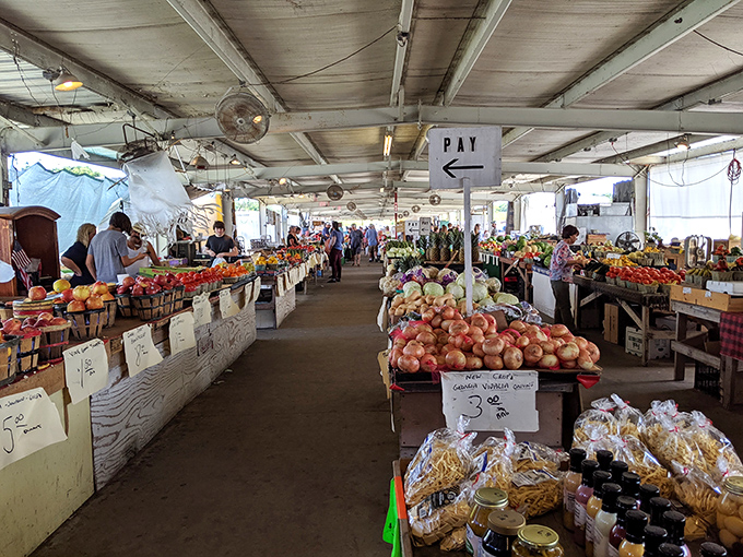 Fresh produce paradise! Apples, peaches, and local harvests create a farmers market within the flea market &ndash; nature's candy without the theme park prices.