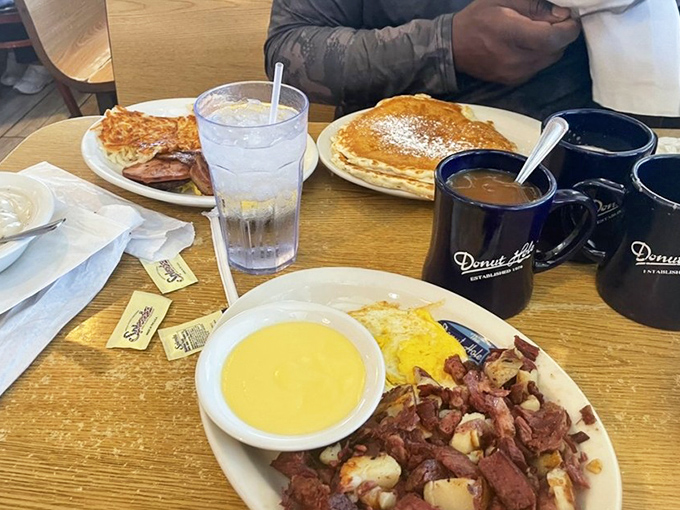 Breakfast platters that would make your grandmother proud. That corned beef hash isn't just food&mdash;it's edible nostalgia with a side of grits.