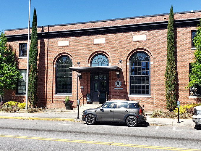 This stately brick building with arched windows has witnessed centuries of Beaufort history. Architecture that makes you want to straighten your posture just looking at it.