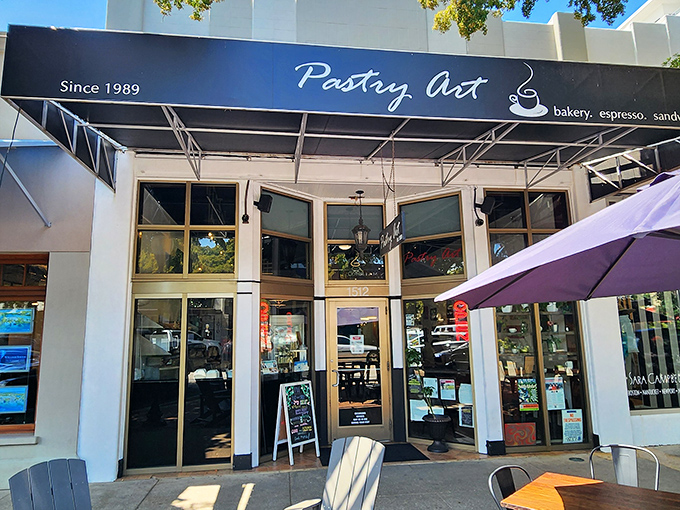 Pastry Art caf&eacute; beckons with promises of caffeine and carbs&mdash;the two food groups that fuel every successful vacation morning.