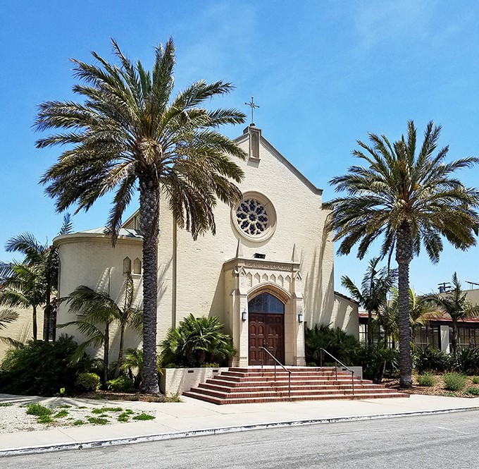 St. Cross Episcopal Church offers Sunday services with ocean breezes as the world's most soothing air conditioning system.