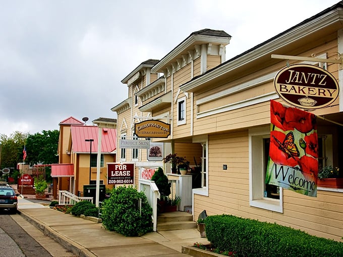 Jantz Bakery knows what mountain mornings need &ndash; fresh bread and zero pretense about it.