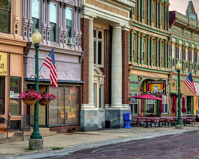 Caf&eacute; culture thrives on the courthouse square, where hanging flower baskets add splashes of color to the historic streetscape.