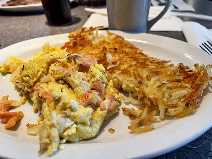 The Western omelet and hash browns &ndash; a breakfast duet so perfect it deserves its own morning radio show.