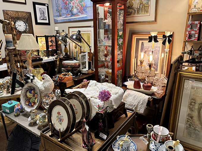 This booth could be straight out of Downton Abbey's prop room&mdash;if the Crawleys had a slightly more eclectic taste in decorative plates.