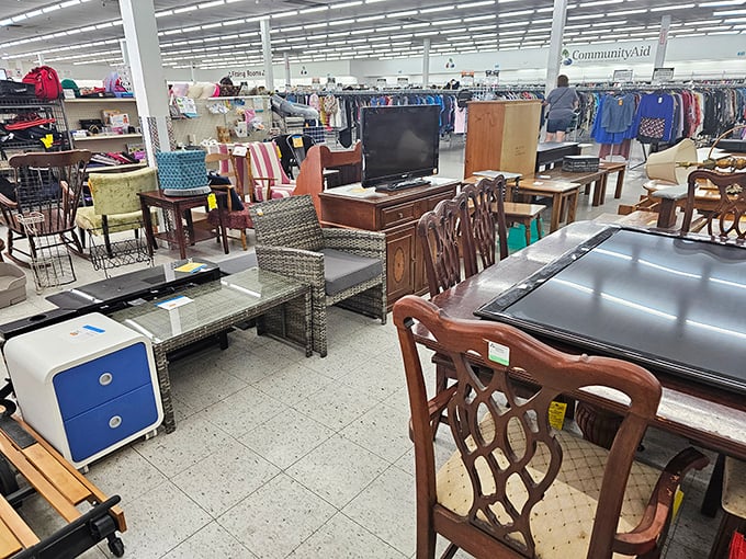 Furniture finds its second act here, waiting to star in your living room's next chapter.