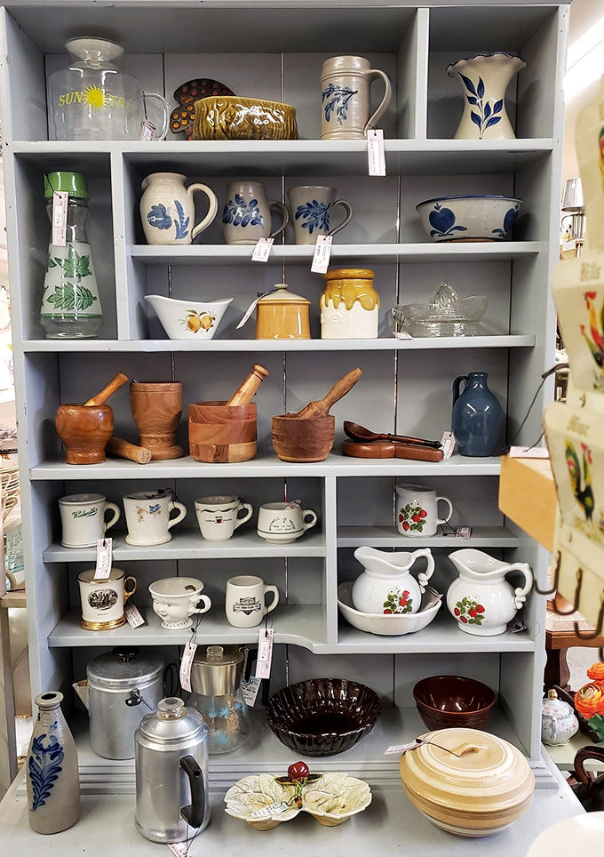 Vintage kitchenware that would make Martha Stewart weep with envy - functionality meets timeless beauty.