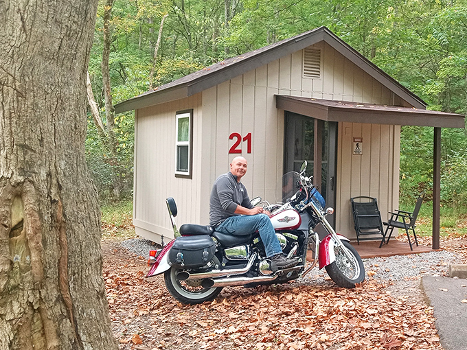 Rustic cabin #21 offers a perfect compromise between roughing it and comfort&mdash;like camping with training wheels.