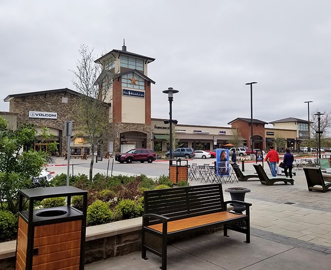 Modern outdoor shopping meets Texas-sized savings in this beautifully designed retail wonderland.